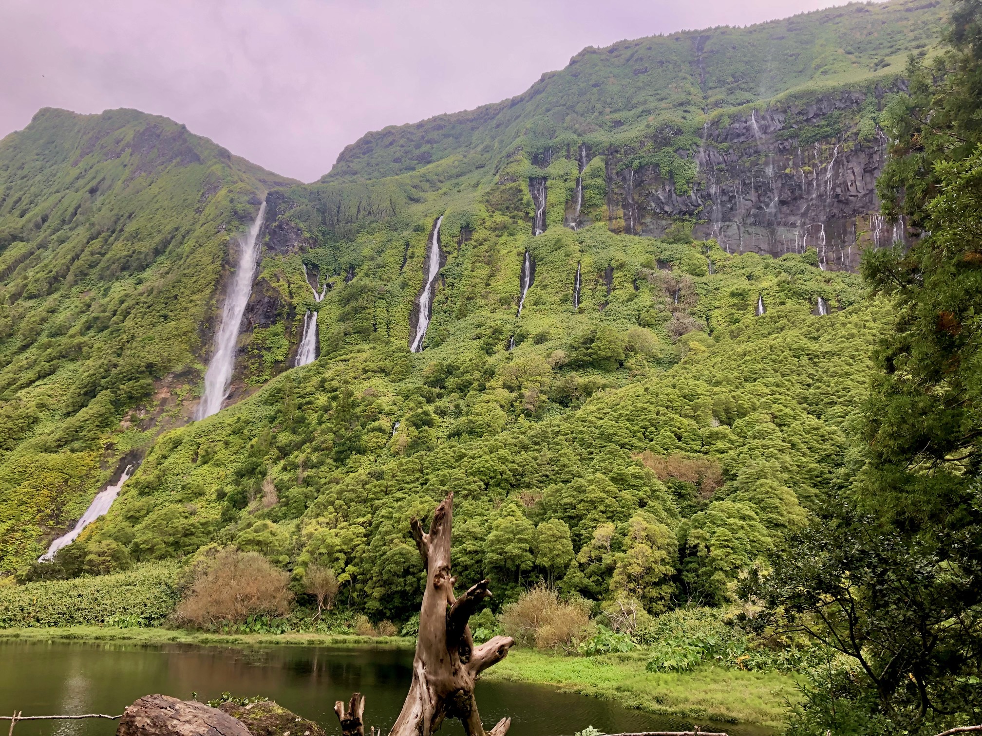 Wanderung zu den sieben Wasserfällen, Azoren – Wind und Wetter wandern